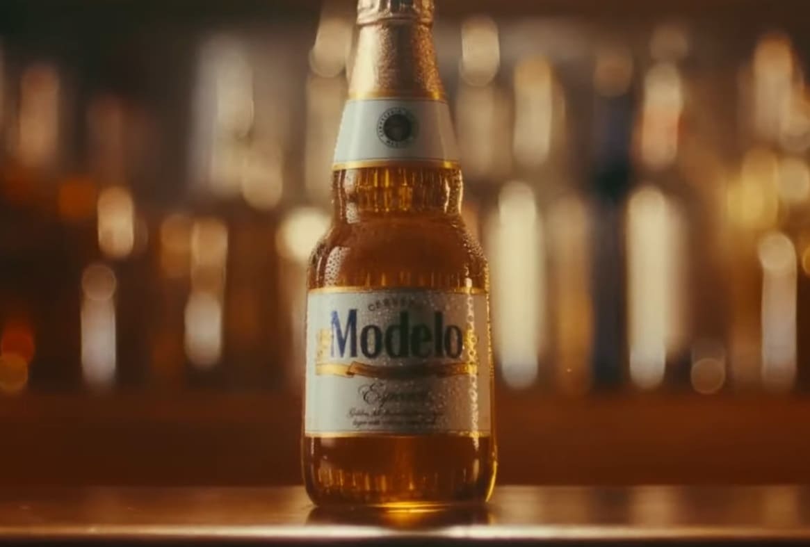 Modelo vs. Modelo Negra Beer: What’s the Difference? - BrewingCrafter